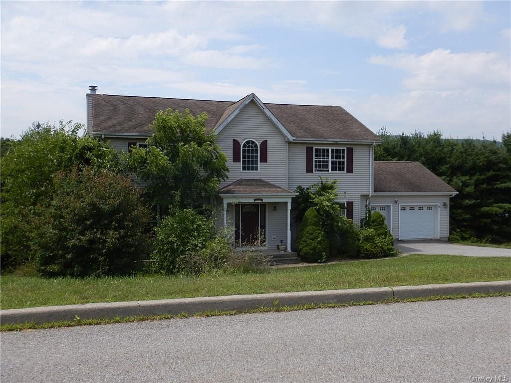 71 West St, Patterson, NY 12563 | Zillow