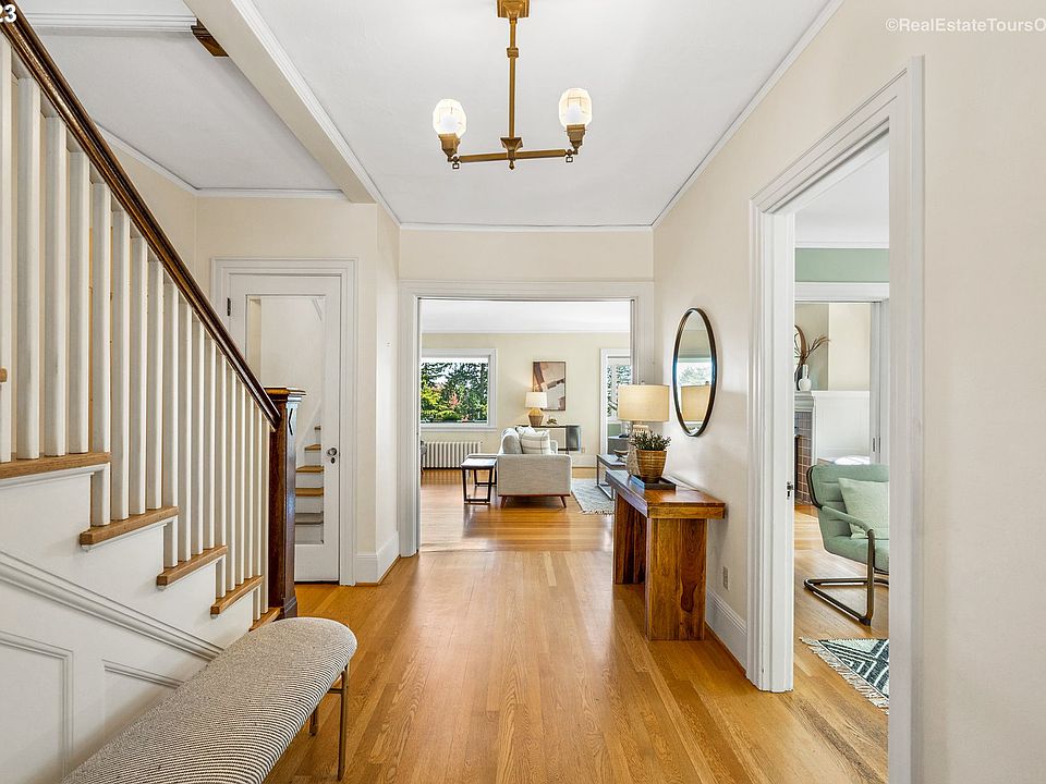 2823 SW Rutland Ter, Portland, OR 97205 | Zillow