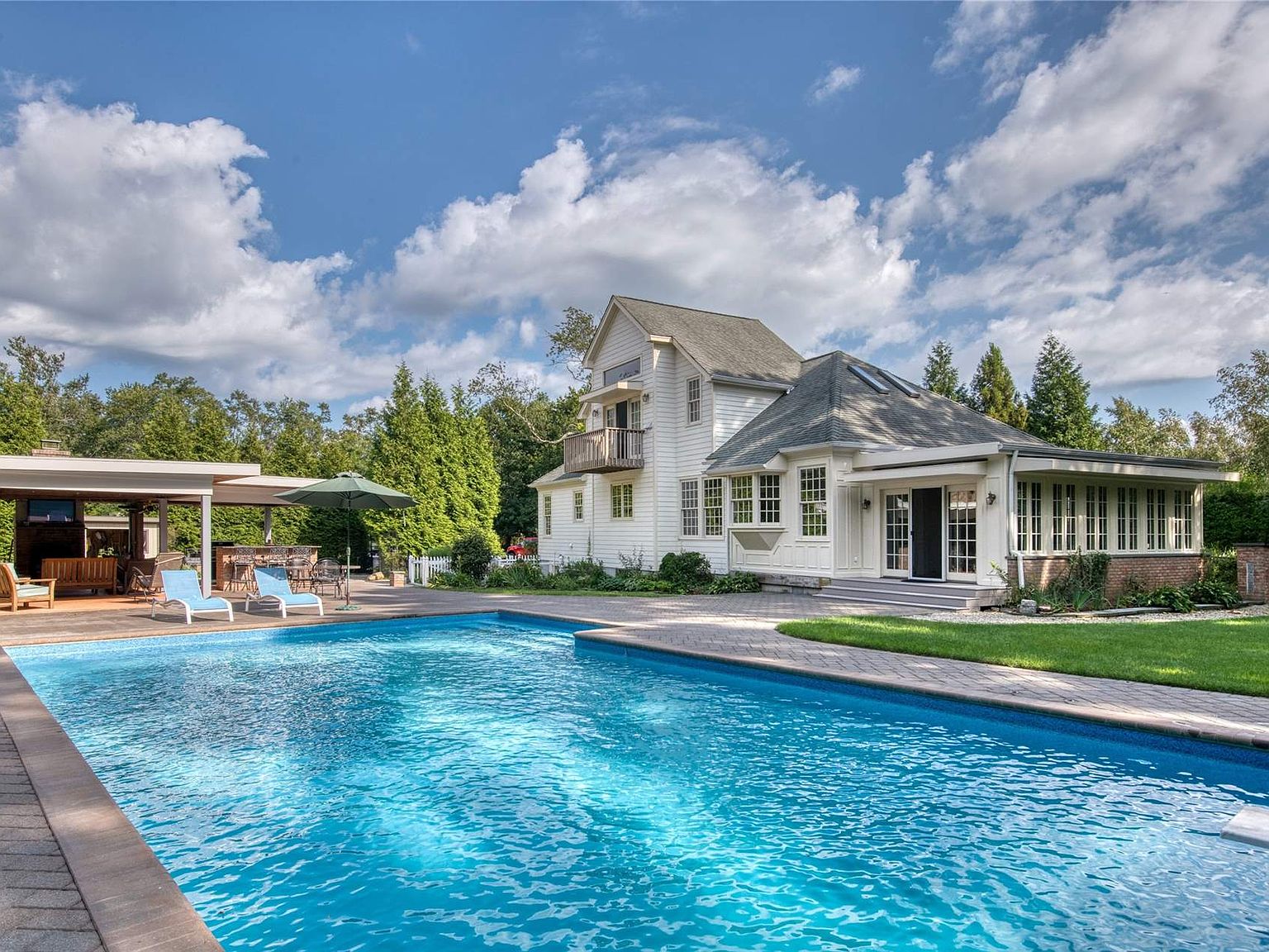 11003 Main Rd, East Marion, NY 11939 | Zillow