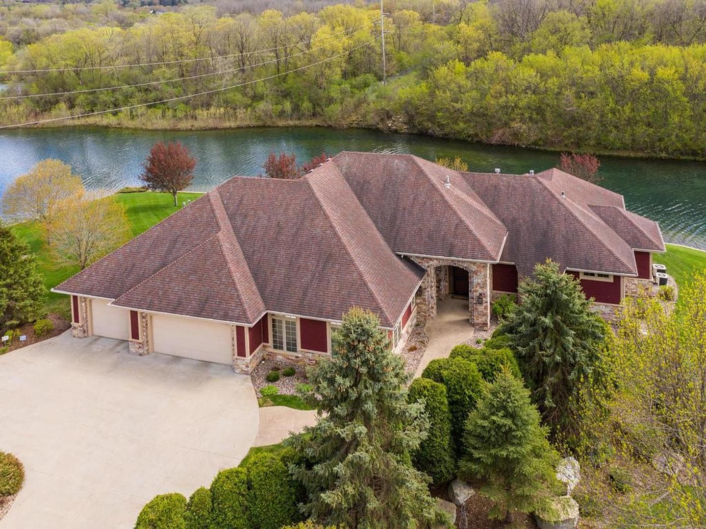 1447 Stoppel Ln SW, Rochester, MN 55902 | Zillow