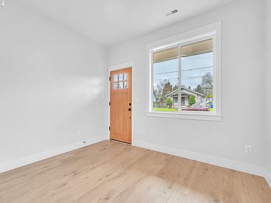 889 N Sumner St, Portland, OR 97217 | MLS #24005690 | Zillow