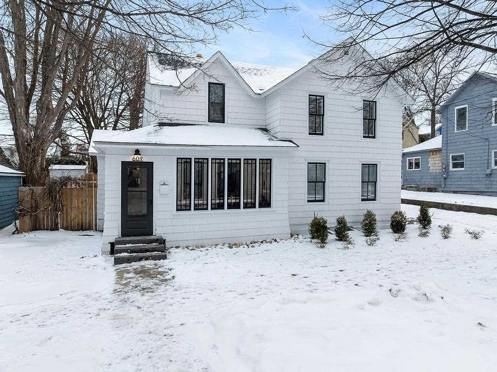 609 Elizabeth St, Petoskey, MI 49770 | MLS #475536 | Zillow