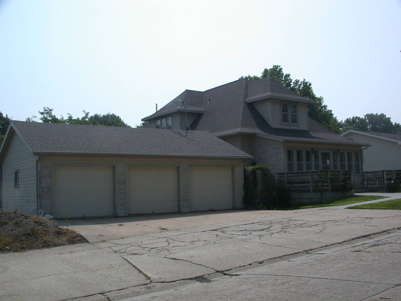 403 S Madison Ave, Hartington, NE 68739 | MLS #11548425 | Zillow