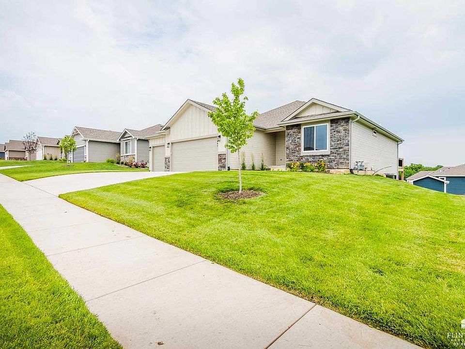 2002 Henry Dr, Wamego, KS 66547 | MLS #20222233 | Zillow