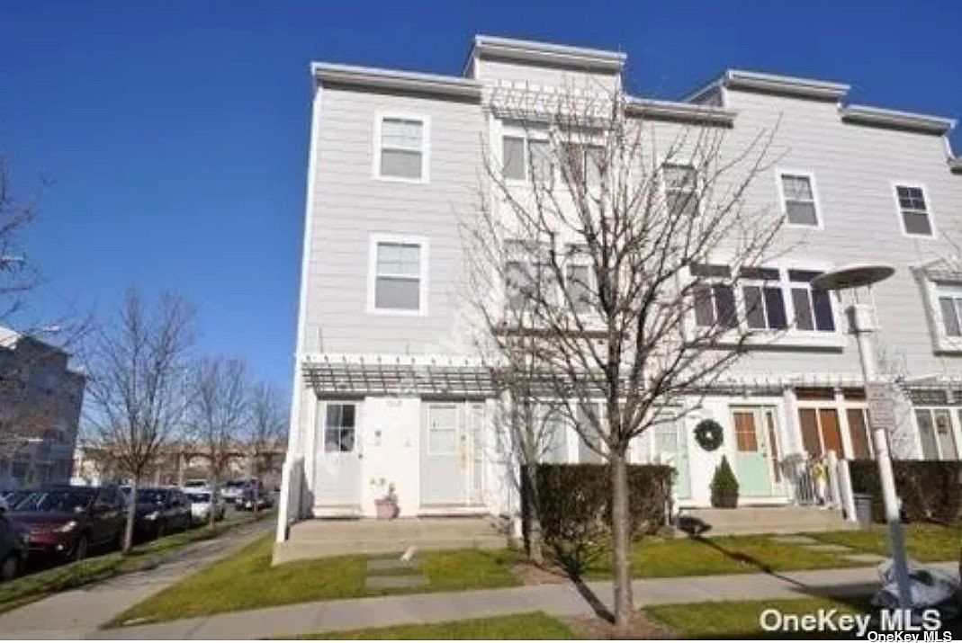 76-18 Aquatic Dr, Arverne, NY 11692 | Zillow