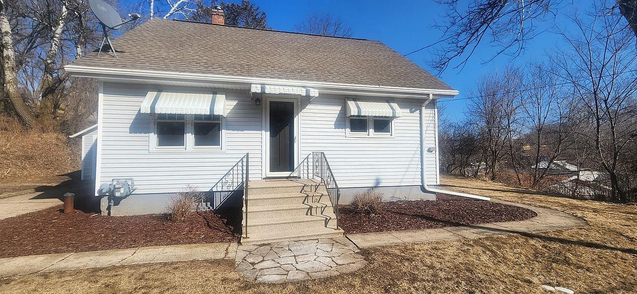 N1648 Madison Street, Manchester, WI 53946 | Zillow
