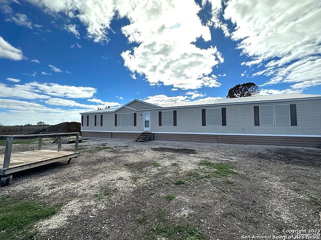 1667 CR 345, Knippa, TX 78870 | MLS #1734557 | Zillow