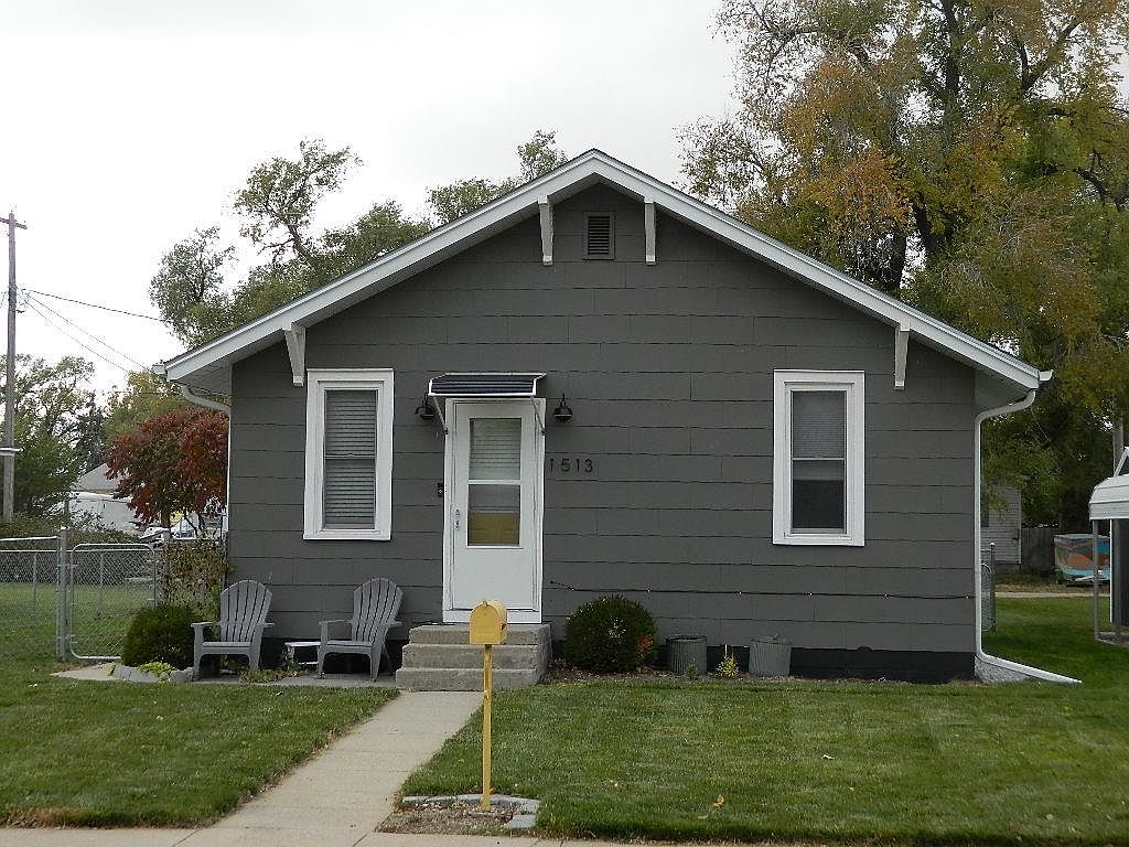 1513 Meridian Ave, Cozad, NE 69130 | Zillow