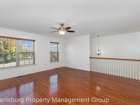 124 Old Schoolhouse Ln Mechanicsburg Pa 17055 Zillow