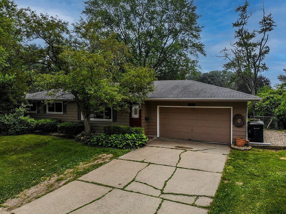 2710 Hawthorne Avenue, Janesville, WI 53545 | MLS #1958850 | Zillow