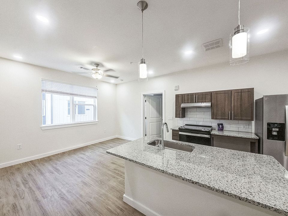 Summit at Renaissance Park - 12121 Greenspoint Dr Houston TX | Zillow
