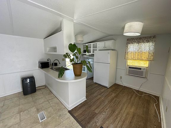 969 NE Persimmon Dr, Pinetta, FL 32350 | Zillow