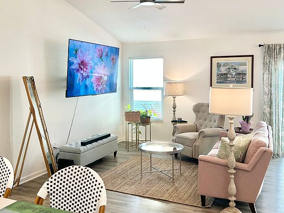 862 Spring Ave, Okahumpka, FL 34762 | Zillow