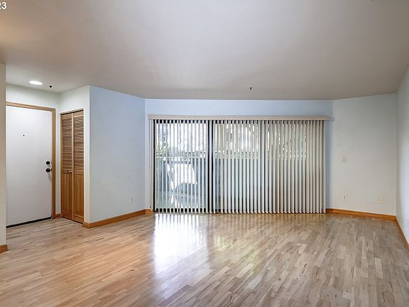 730 NW Naito Pkwy APT E28, Portland, OR 97209 | MLS #23528271 | Zillow