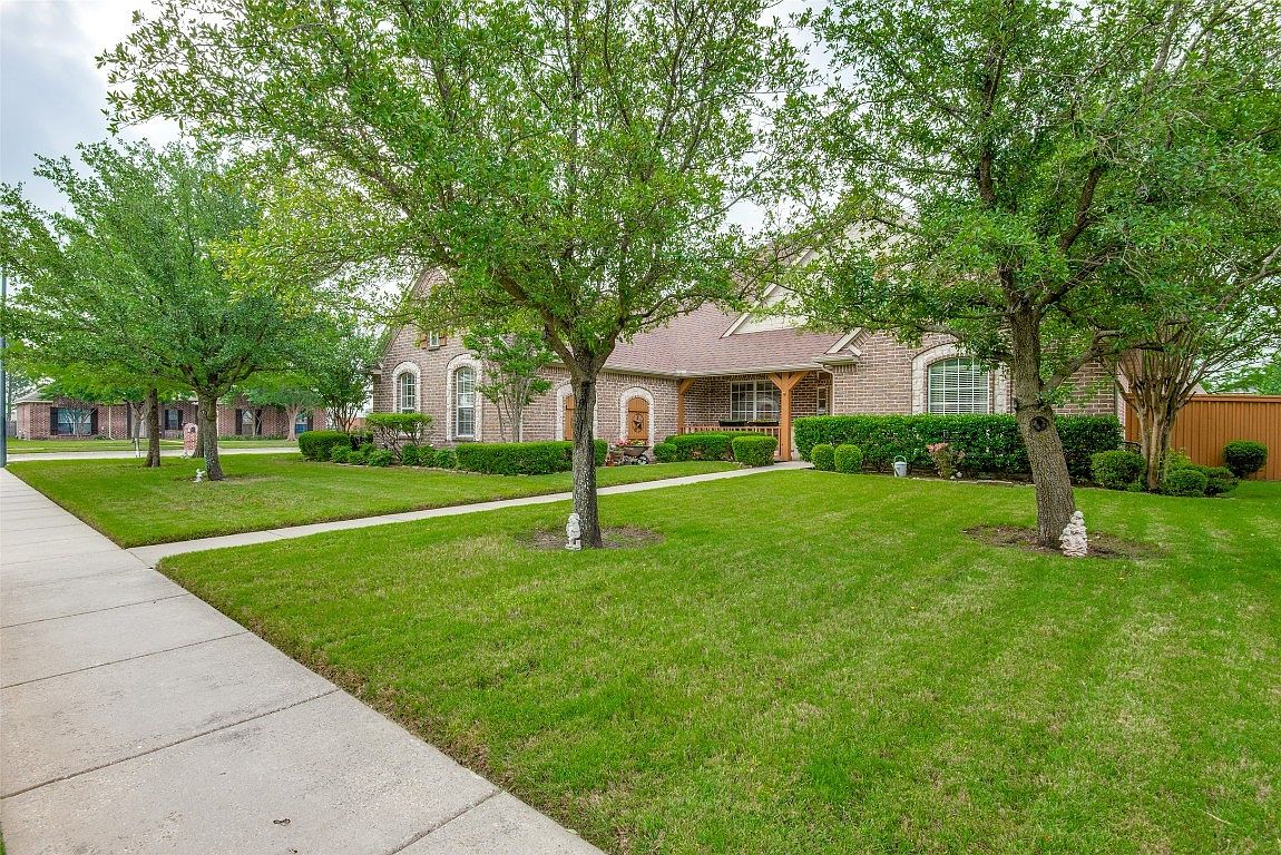 609 Cedar Dr, Pilot Point, TX 76258 | Zillow