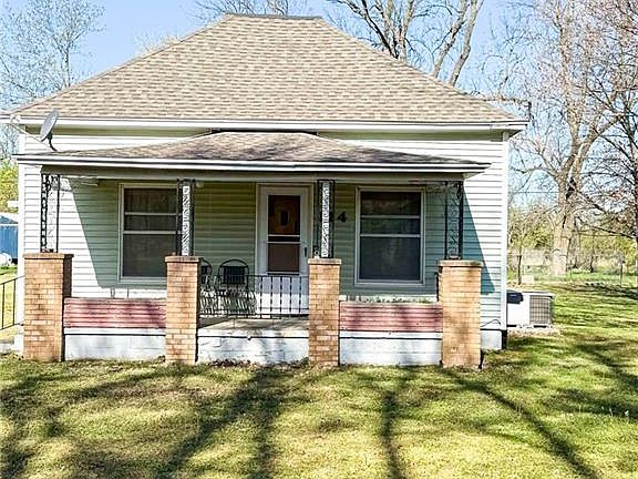 114 N Main St, Scammon, KS 66773 | Zillow