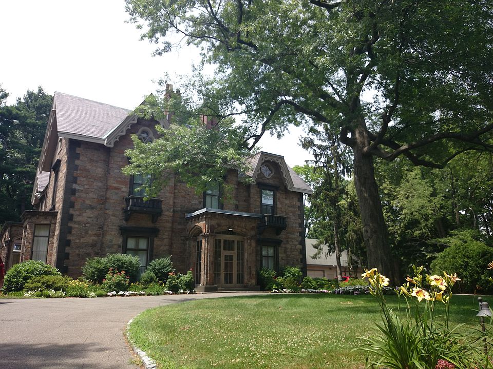 24 Cottage Farm Rd, Brookline, MA 02446 | Zillow