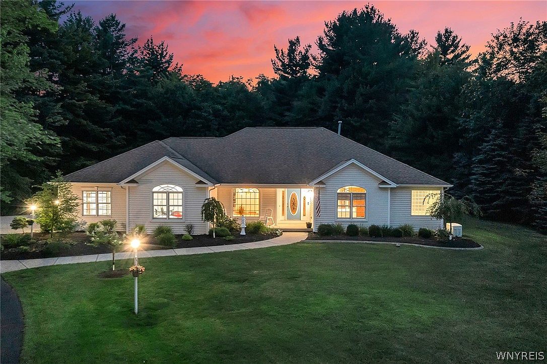 7308 Chestnut Ridge Rd, Orchard Park, NY 14127 | Zillow