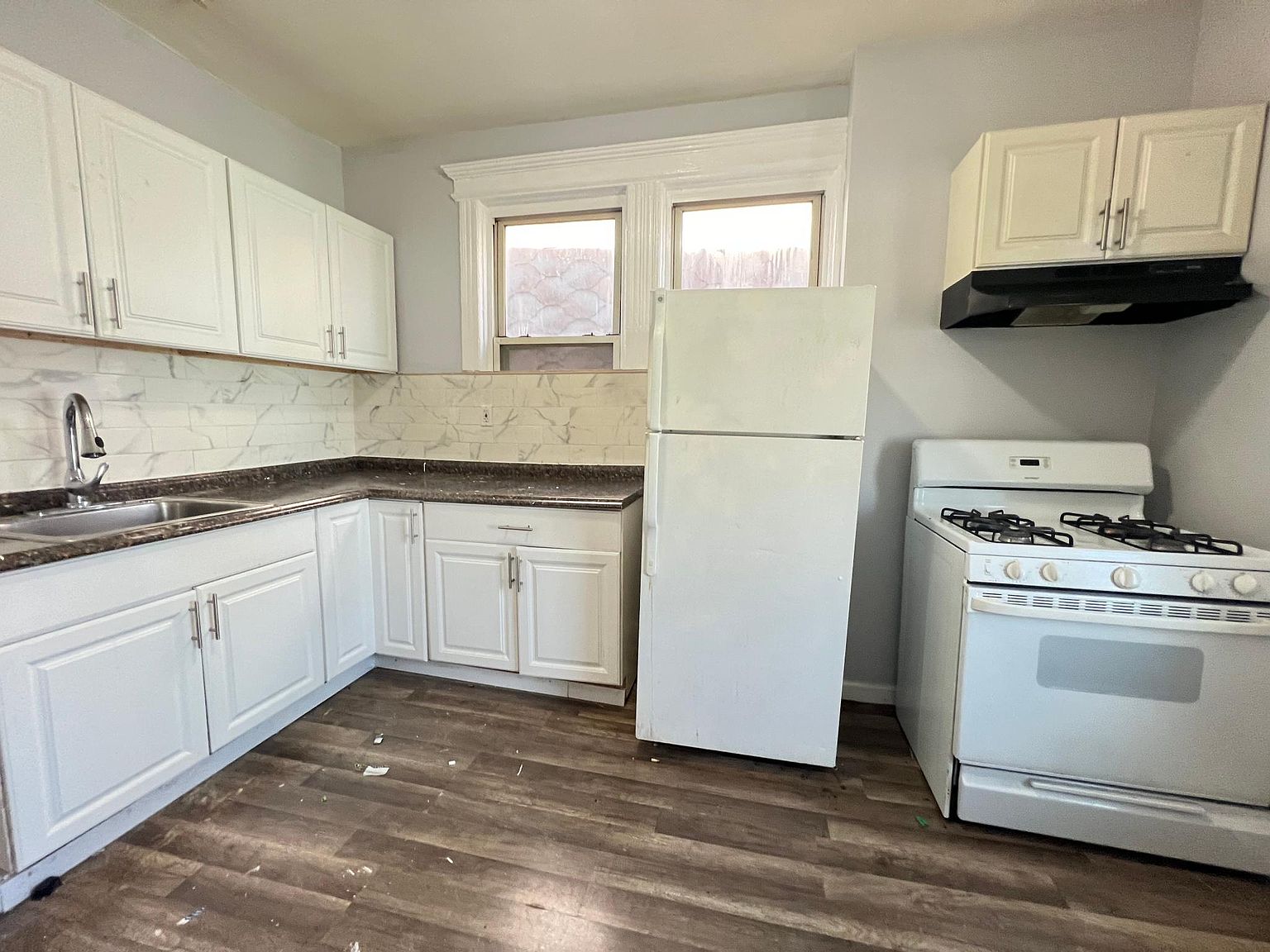140 Myrtle Ave FLOOR 2, Jersey City, NJ 07305 | Zillow