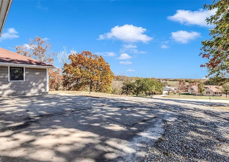 34903 195th St, Easton, KS 66020 | MLS #2460664 | Zillow