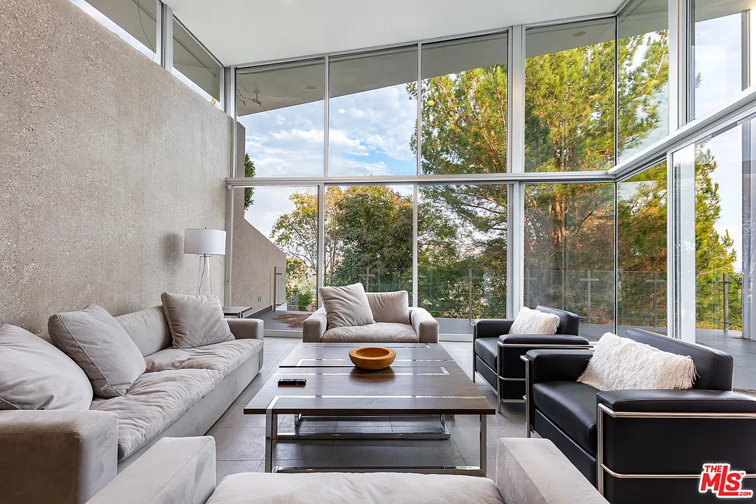 Abandoned: Inside Mary J. Blige's Former Hollywood Hills Mansion ...