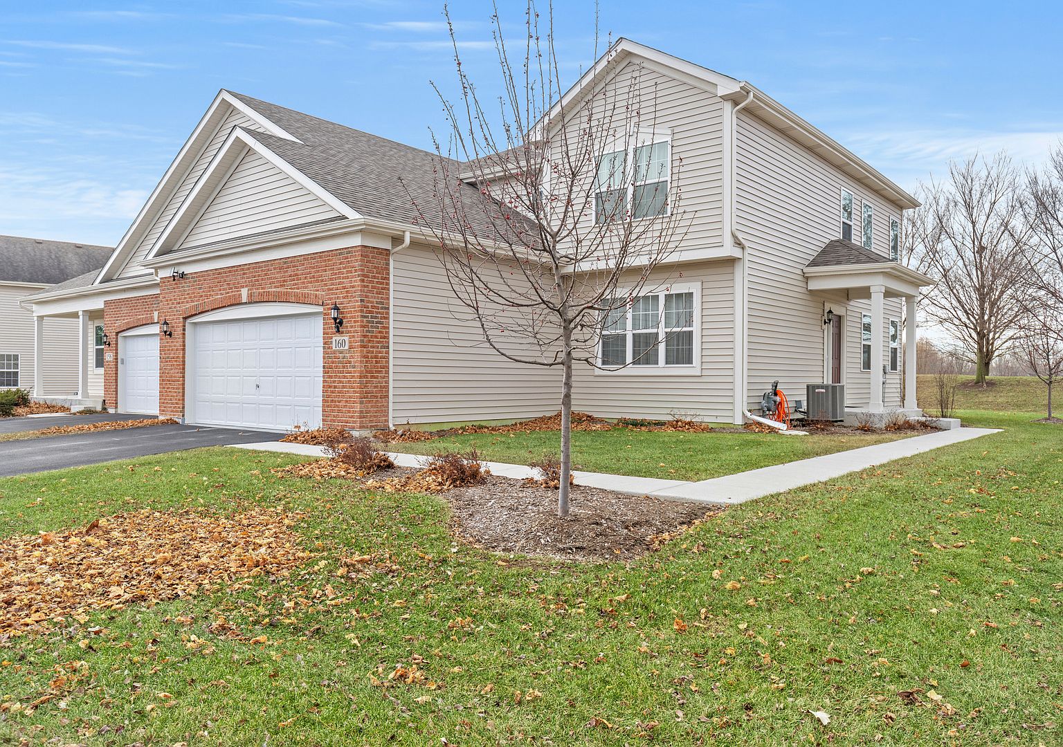 160 Valencia Pkwy, Gilberts, IL 60136 | MLS #12355249 | Zillow