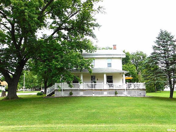 210 W Jefferson Ave, Patoka, IL 62875 | Zillow