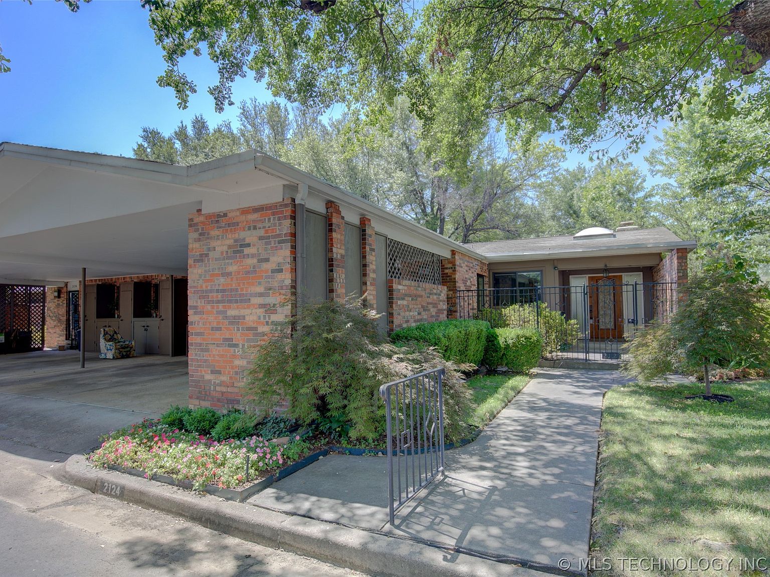 2124 E 60th St #6, Tulsa, OK 74105 | Zillow