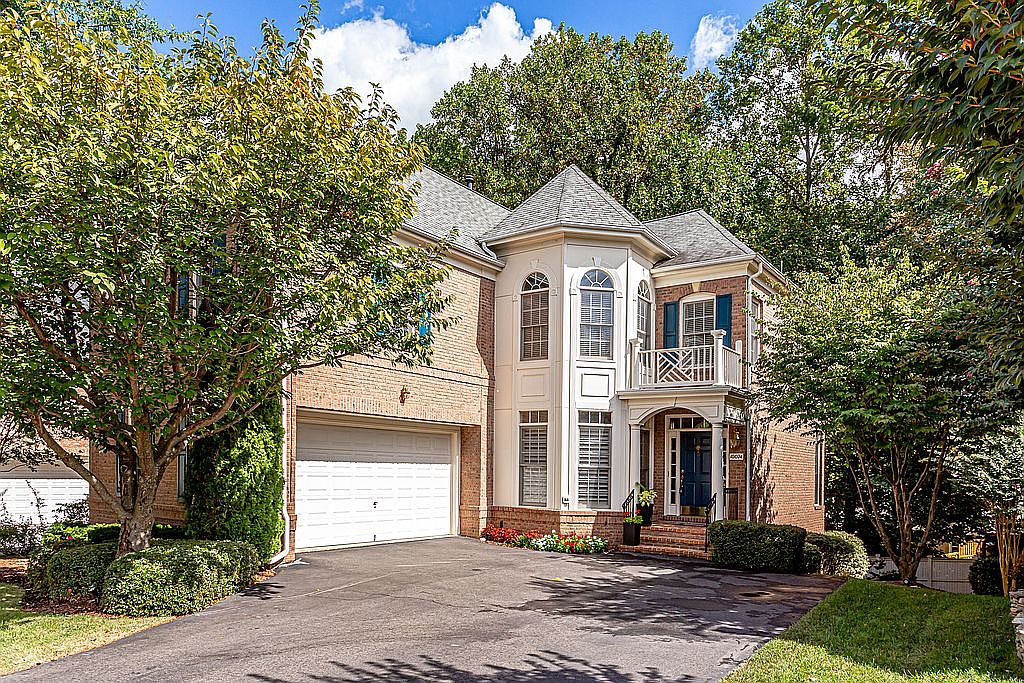 10074 Daniels Run Way, Fairfax, VA 22030 | Zillow