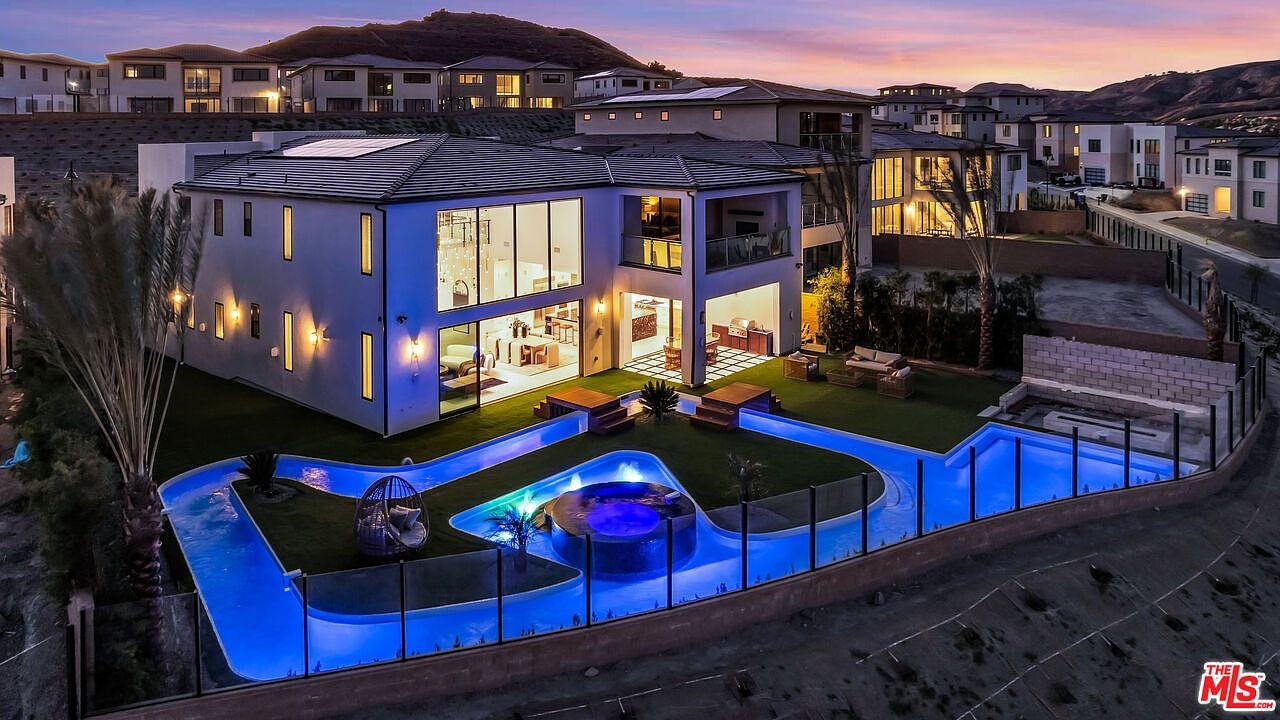 11842 N Hillsborough Ln, Northridge, CA 91326 | Zillow