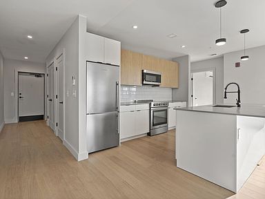 75 Chestnut Street UNIT 406, Portland, ME 04101 | Zillow