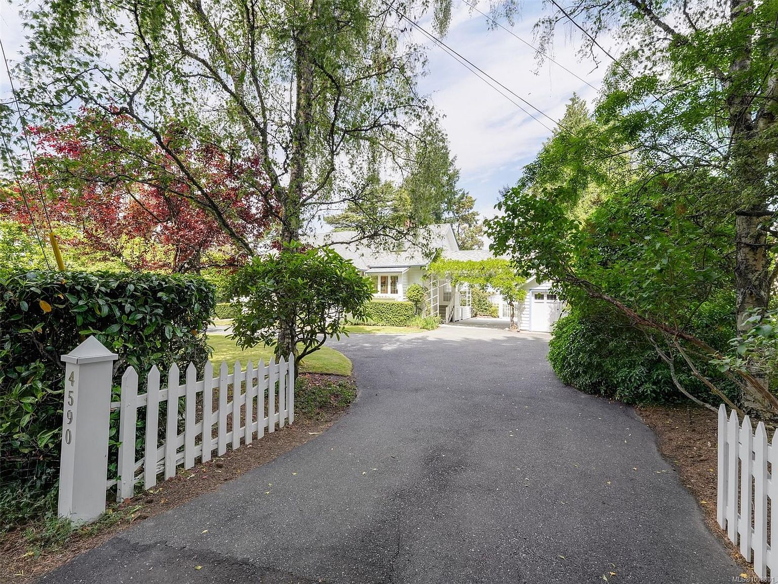 4590 Torquay Dr, Saanich, BC V8N 3L7 | MLS #1003801 | Zillow