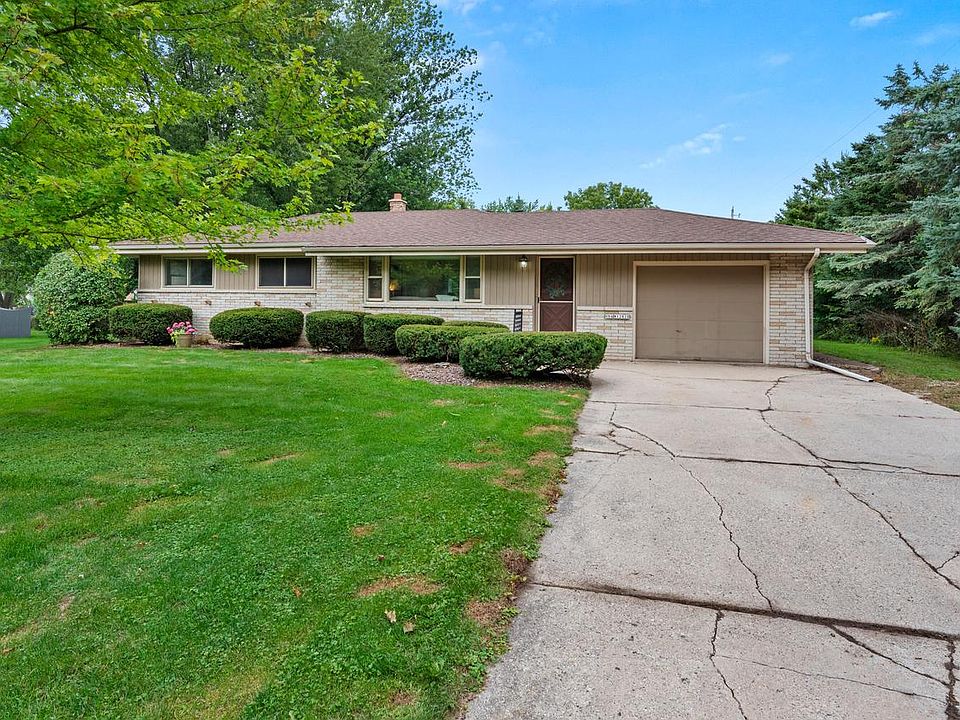 N84W12828 Ronald DRIVE, Menomonee Falls, WI 53051 | MLS #1849821 | Zillow