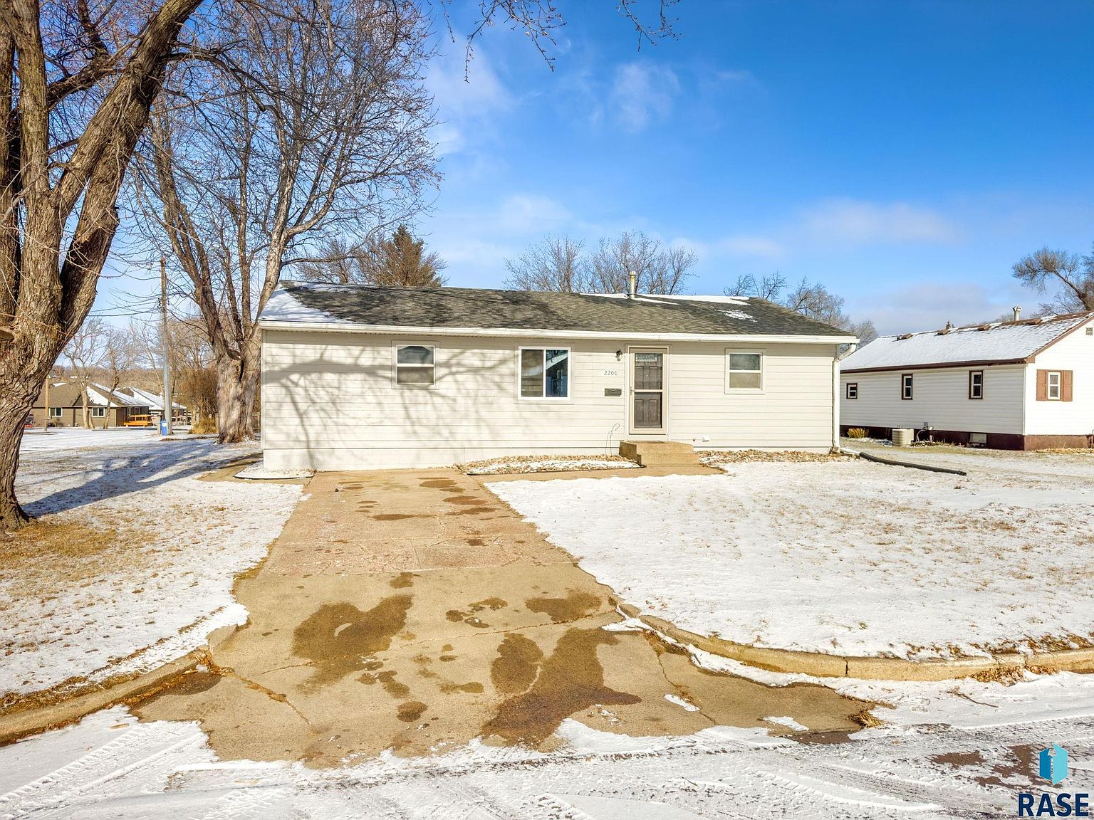 2200 E Mulberry St, Sioux Falls, SD 57103 | Zillow