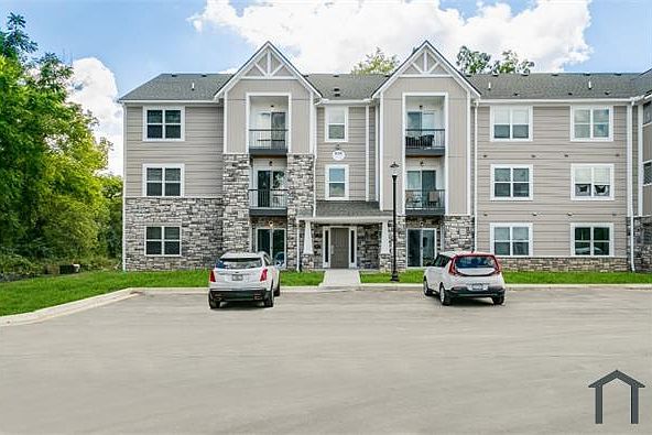 845 W Lake St, South Lyon, MI 48178 | Zillow