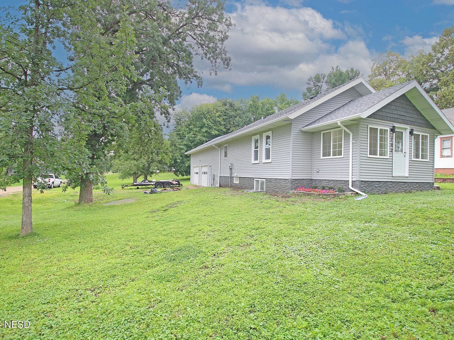 202 S Main St, Stockholm, SD 57264 | MLS #28-1267 | Zillow