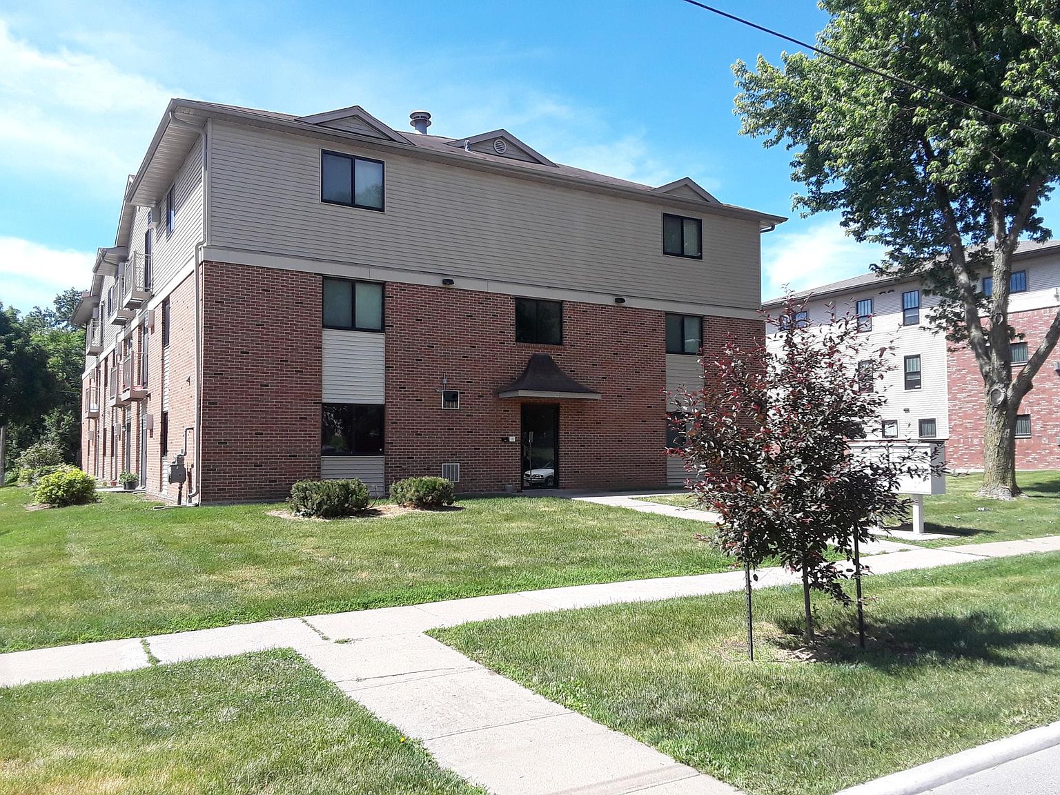 831 E Jefferson St #12, Iowa City, IA 52245 | Zillow