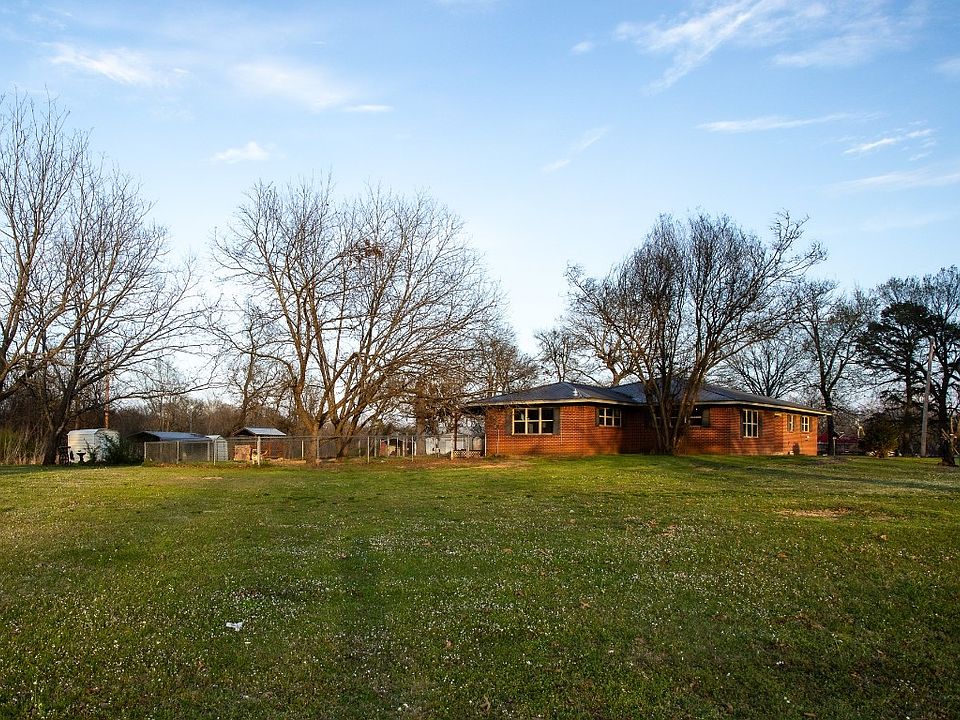 710 N Central Ave, Idabel, OK 74745 | Zillow