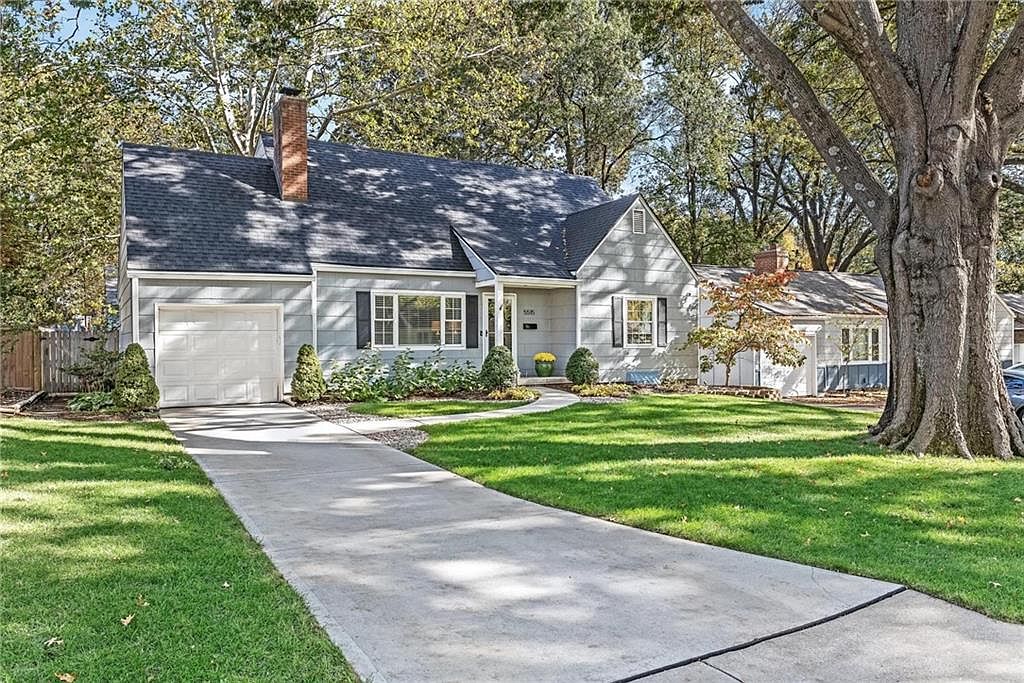 5515 Ash Dr Roeland Park Ks 66205 Zillow