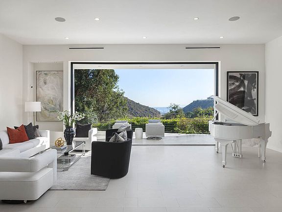 2341 Zorada Ct, Los Angeles, CA 90046 | MLS #22-220851 | Zillow