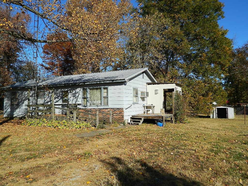 742 County Road 1390 E, Fairfield, IL 62837 | Zillow