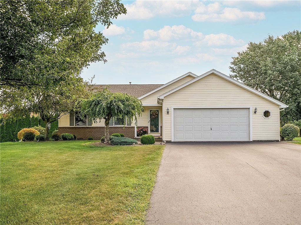 18 Winter Hazel Ct, Rochester, NY 14606 | Zillow