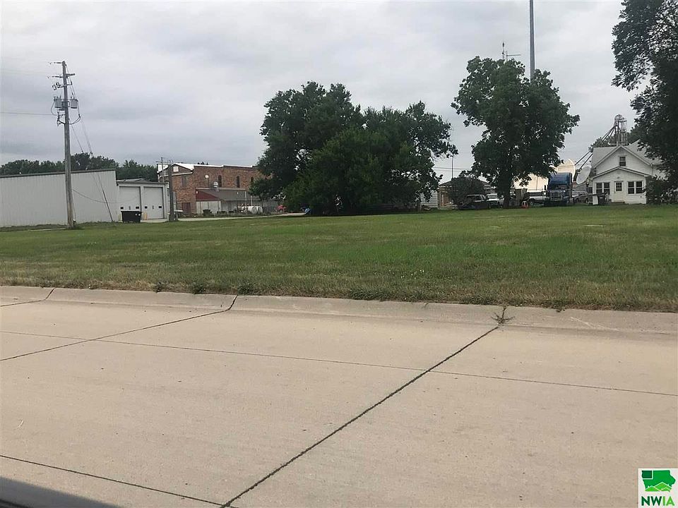 312-316 Talbot St, Salix, IA 51052 | Zillow