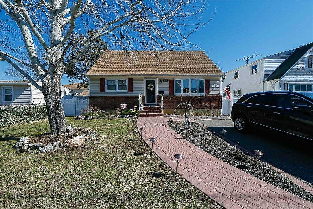 775 Newbridge Rd, Bellmore, NY 11710 | Zillow