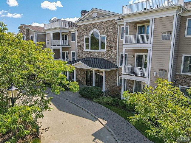5 Tenakill Park Dr UNIT 105, Cresskill, NJ 07626 | Zillow