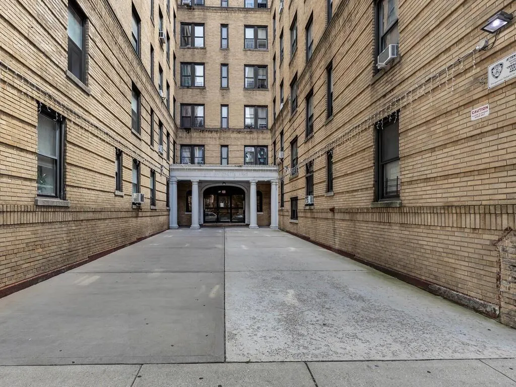 91 East 208th Street #3K in Norwood, Bronx | StreetEasy