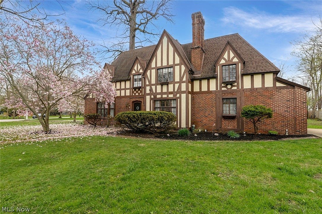 6 Owaissa Rd, Timberlake, OH 44095 | Zillow