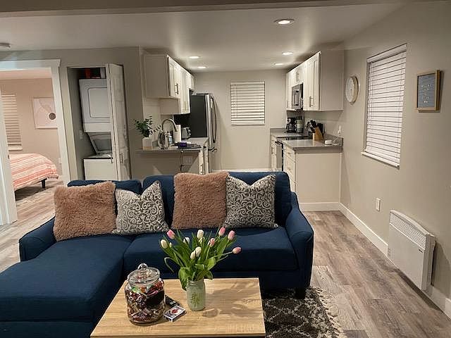 14319 Roslyn Pl N, Seattle, WA 98133 | Zillow