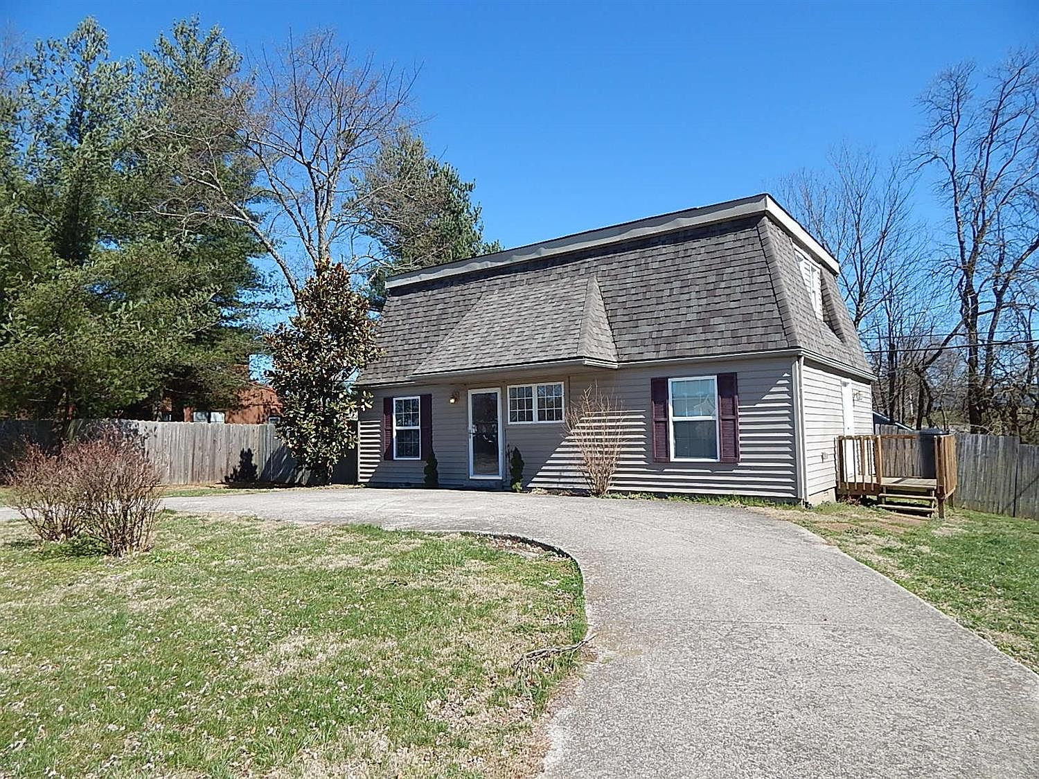 704 Terry Dr, Winchester, KY 40391 | Zillow