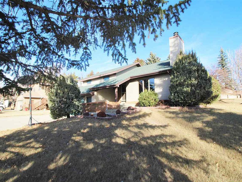 2500 Bel Air Pl NW, Minot, ND 58703 | Zillow